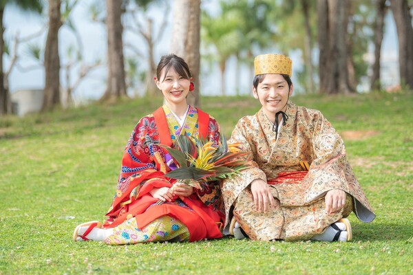 Studio Photo Shoot in Traditional Okinawan Clothing "Ryuso" + 3 Hours ...